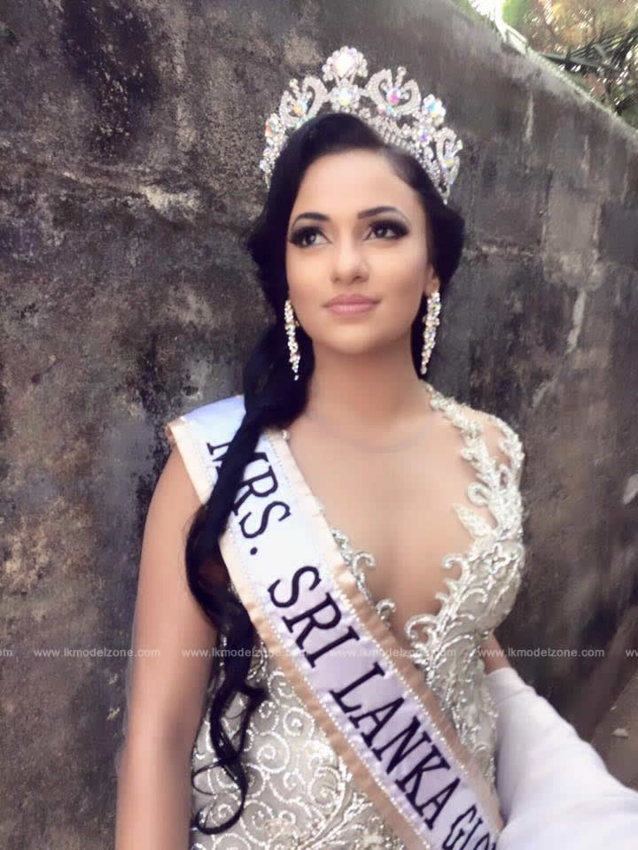 Udari Warnakulasooriya | ElaKiri