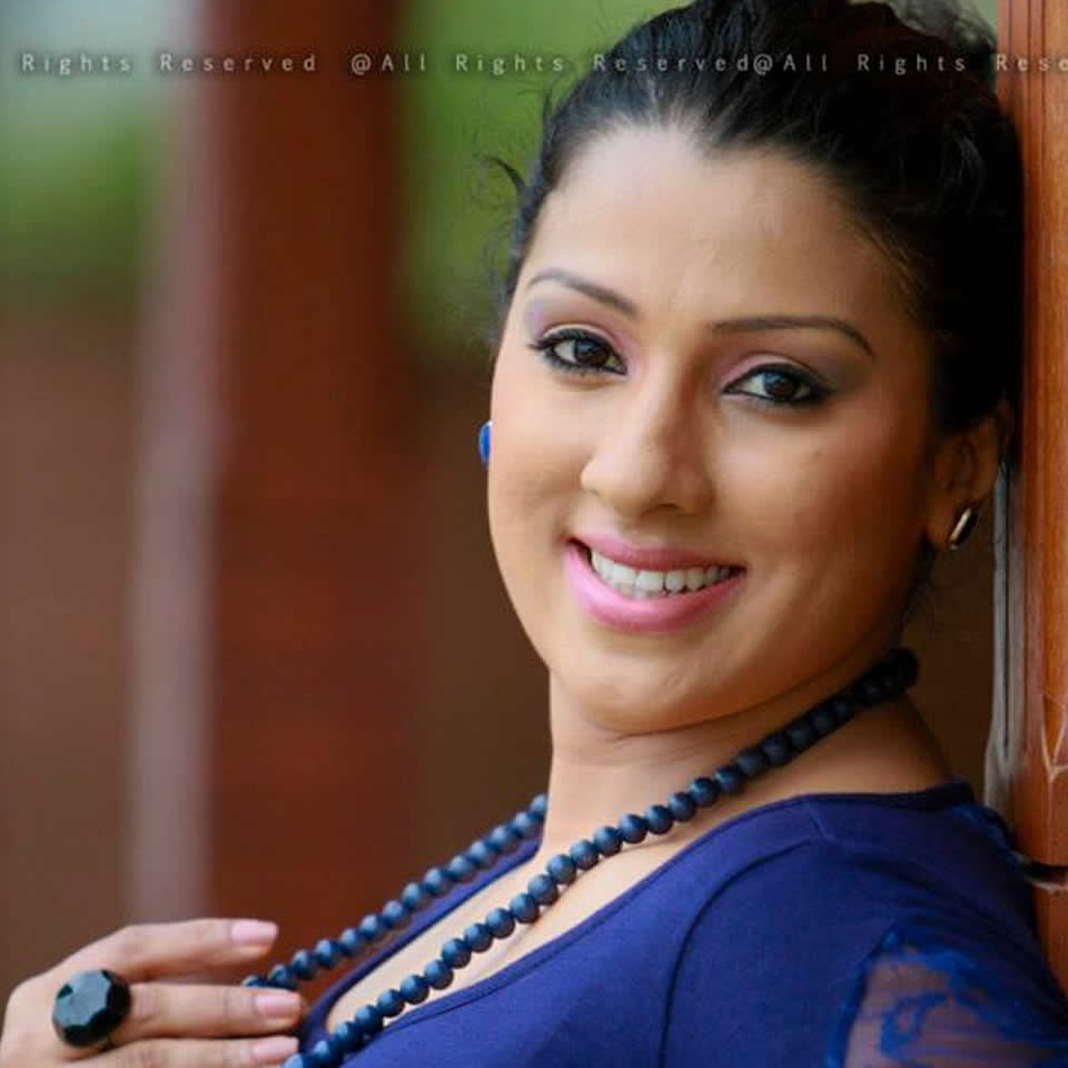 Dilani Ediriwickramasooriya | LK Model Zone | Sri Lankan No.01 Model ...